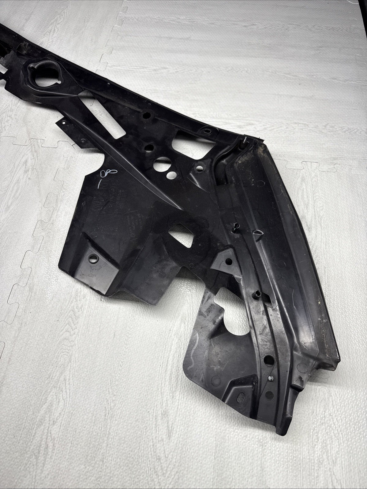 BMW X5 G05 FRONT BONNET HOOD RIGHT SEALING PANEL 51767418198 ORIGINAL ...