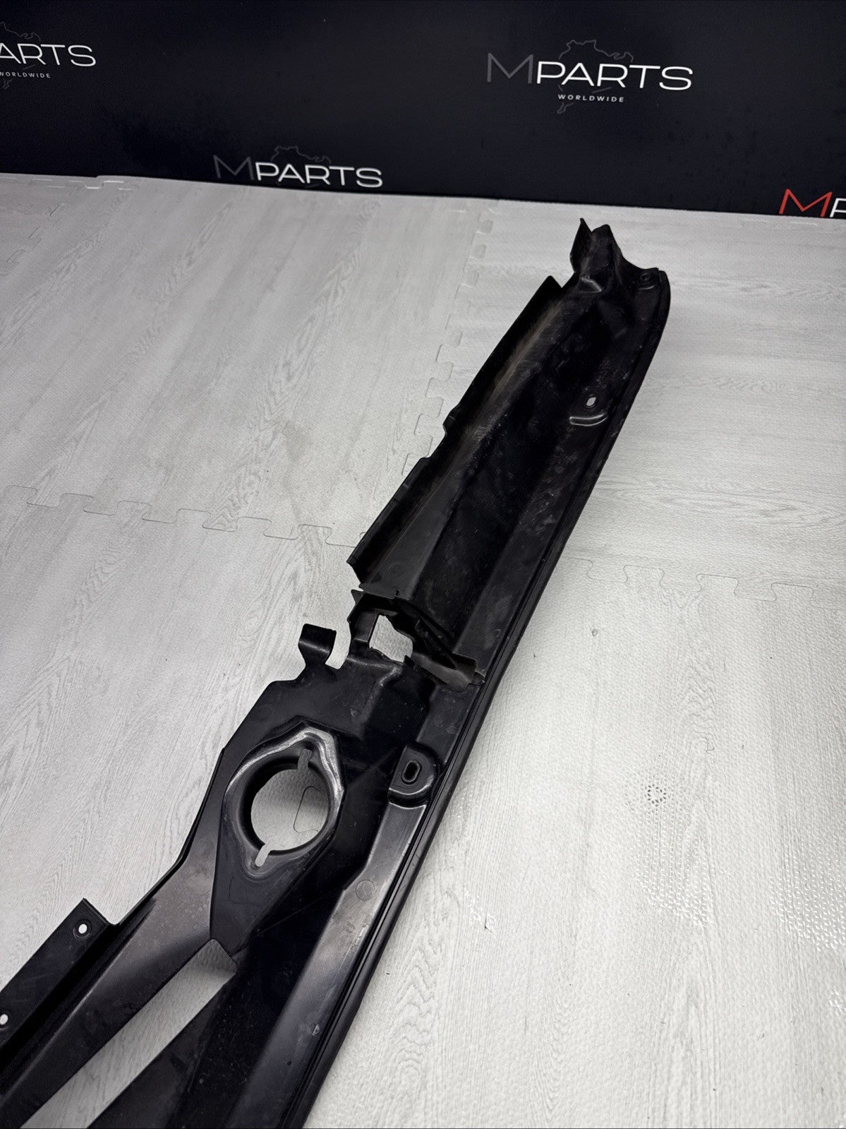 BMW X5 G05 FRONT BONNET HOOD RIGHT SEALING PANEL 51767418198 ORIGINAL ...